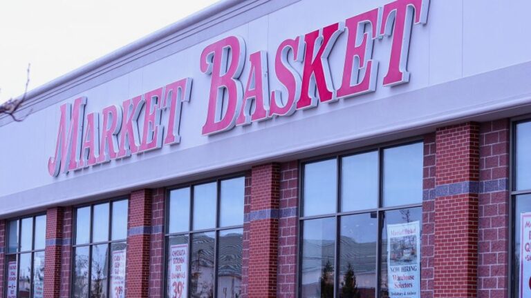 Market Basket CEO Arthur T. Demoulas Ousted by Board in Sudden Power Shift – The Reading Post