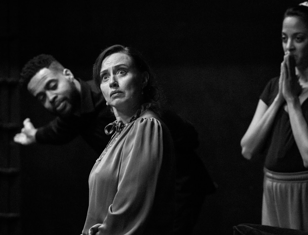 Reading Native Zara Makes NYC Theater Debut as Lady Bracknell in ...